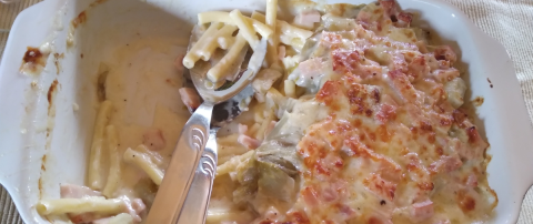 Recept: macaroni met hesp, witloof en kaas | S-Plus vzw